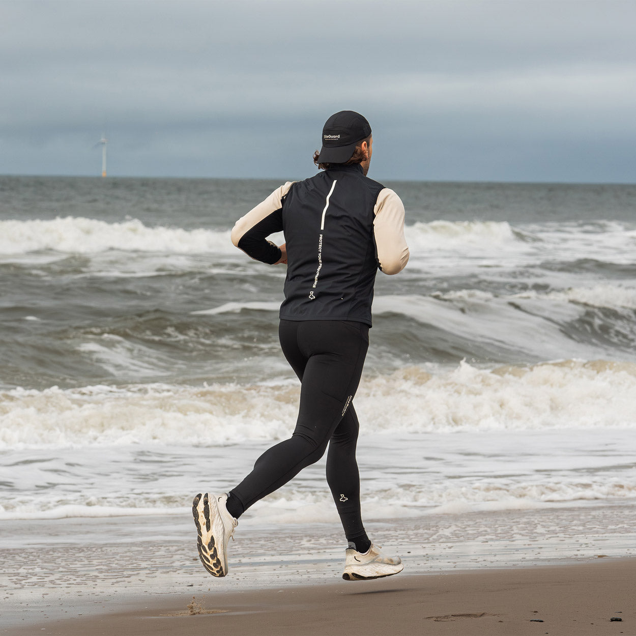 HYDRO-TECH RUNNING VEST – INTERSPORT DK